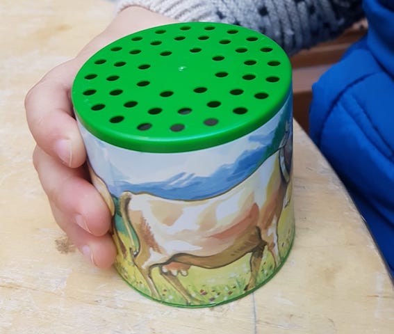 Cri de vache ou boîte à meuh, le jouet culte ! – Si Tu Veux (Jouer)